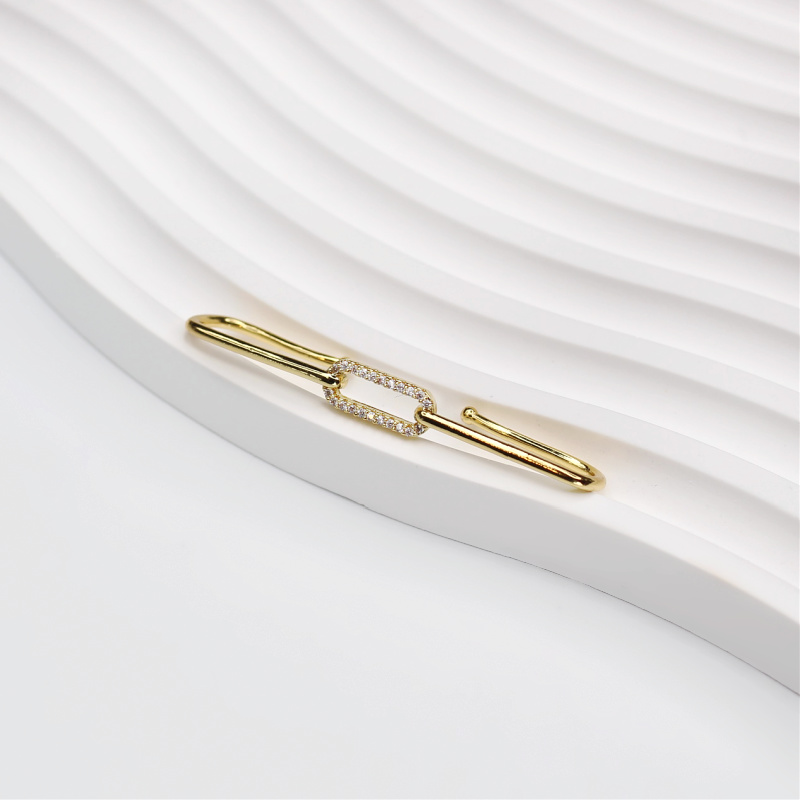 Straight ear cuff with crystals/gold-plated AKGP151 - Manzuko